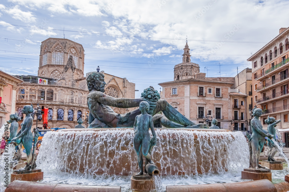 Turia Fountain (Fuente del Turia, 1976) on Plaza de la Virgen. Turia ...
