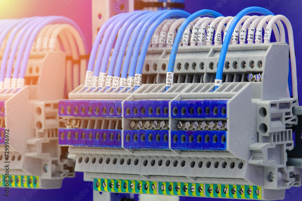 Electrical pass-through terminals for connecting copper mounting wires ...