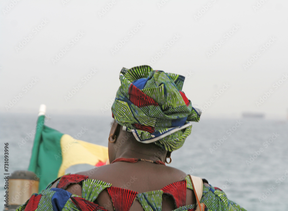 Belle coiffe sur la tête de cette belle femme Stock Photo | Adobe Stock