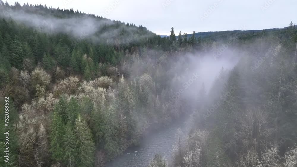 Mist drifts through the scenic Molalla River Valley, Oregon, home to ...