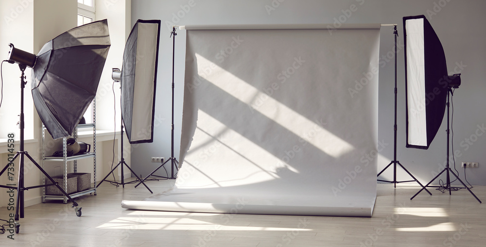 Studio for photo sessions. Professional photographer's work place ...