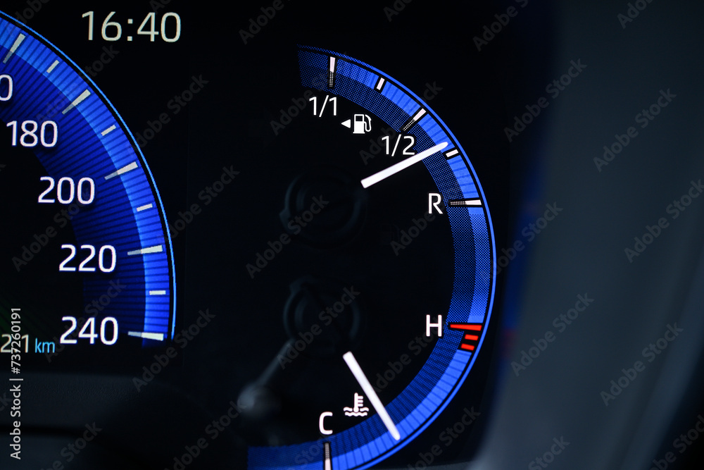 Arrow symbol on the fuel indicator is to indicate on which side the car ...