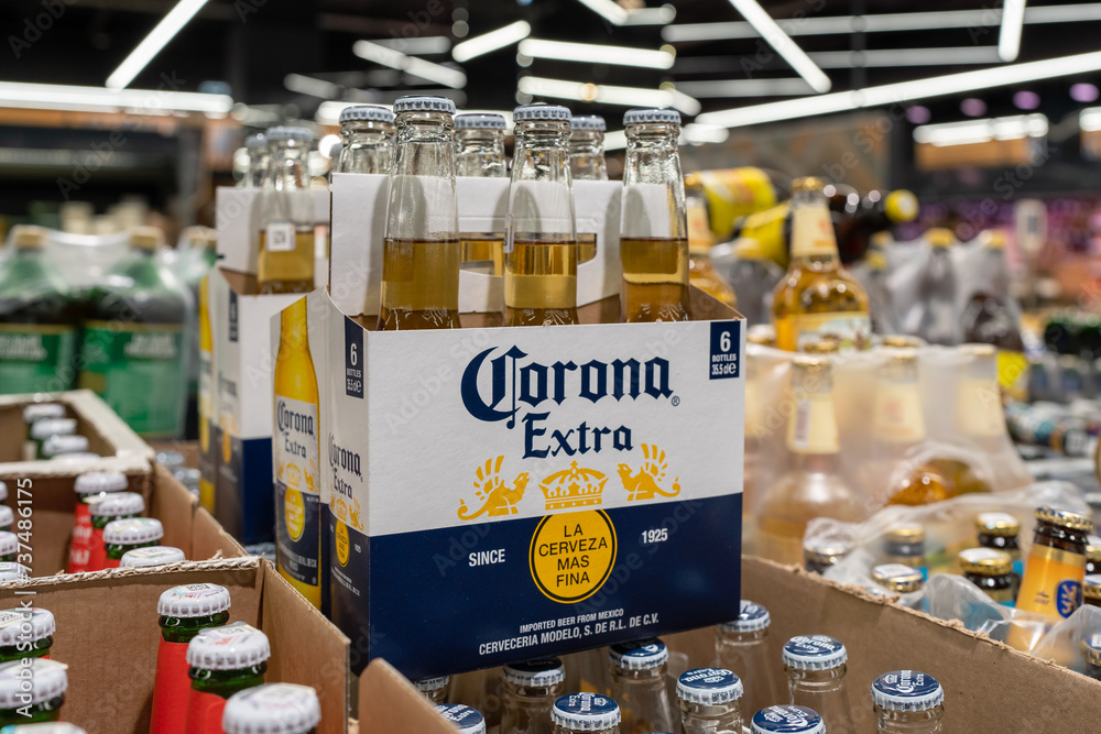 A 6 pack of Corona Extra Beer. Corona Extra glass bottles at the ...