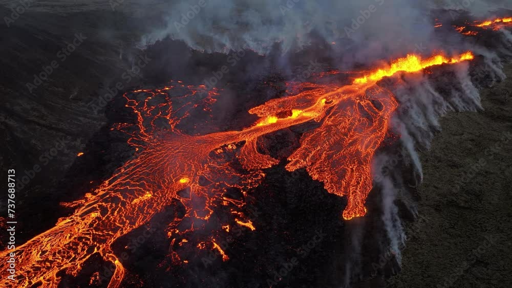 Dramatic volcanic eruption of the Litli Hrutur volcano in Reykjanes ...