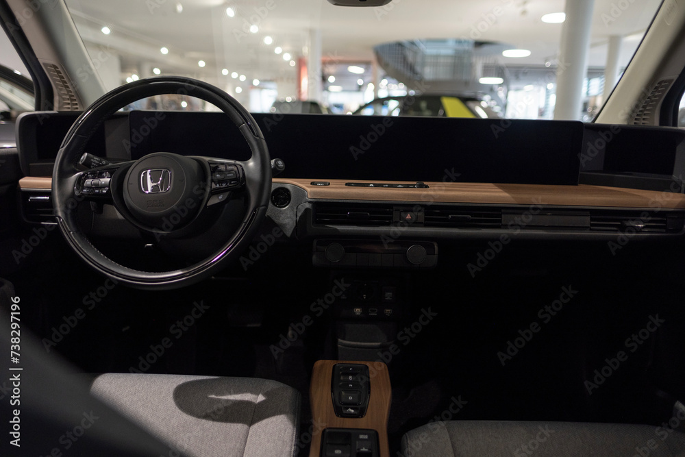 close up steering wheel, Interior, cockpit Honda e Electric Car ...