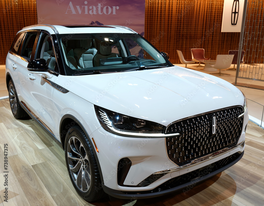 Foto de TORONTO-FEBRUARY 15, 2024: Lincoln Aviator new model for 2024 ...