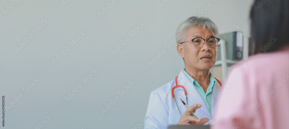 male medical practitioner reassuring a patient, Doctor and patient in ...