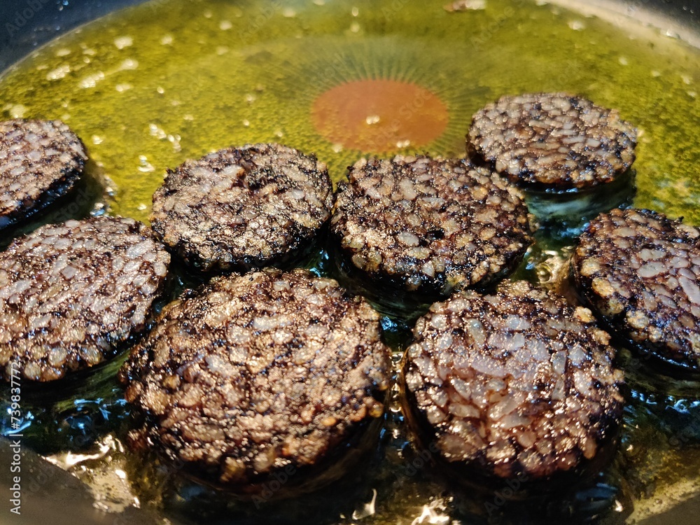 Morcilla de Burgos, comida tradicional española. Black pudding from ...