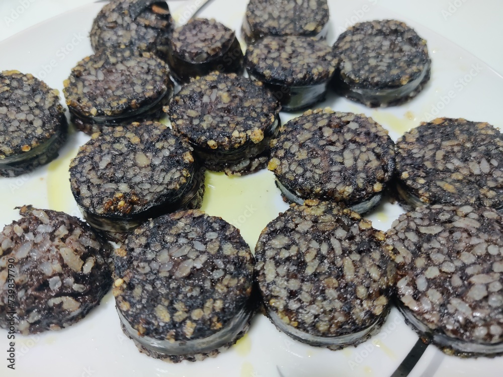 Morcilla de Burgos, comida tradicional española. Black pudding from ...