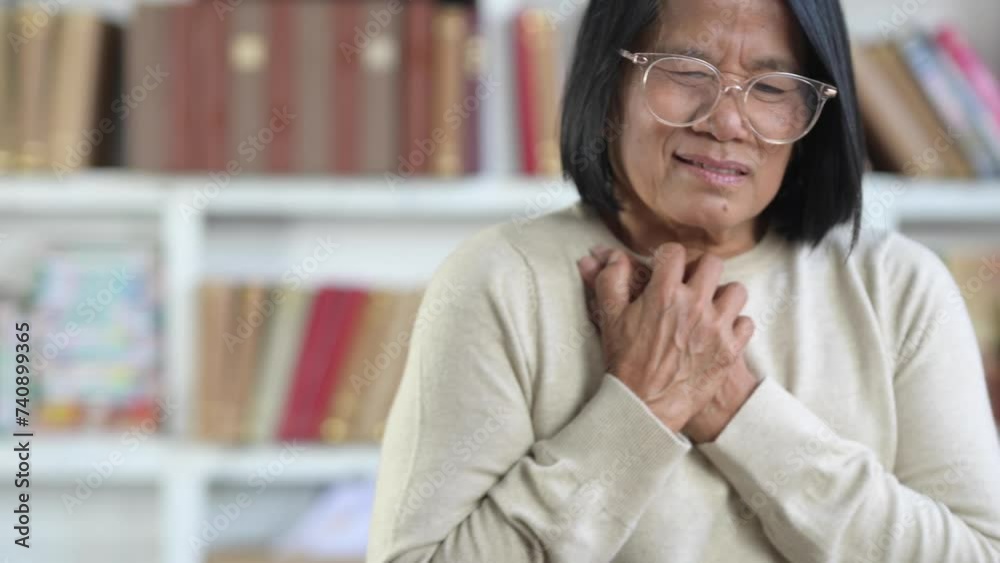 heart attack, woman, Suffering from coronary artery disease,Tightness ...