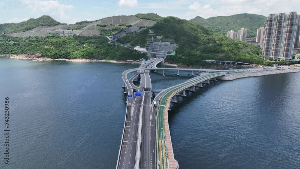 Vidéo Stock Hong Kong Tseung Kwan O Cross Bay Link Prefabricated steel ...