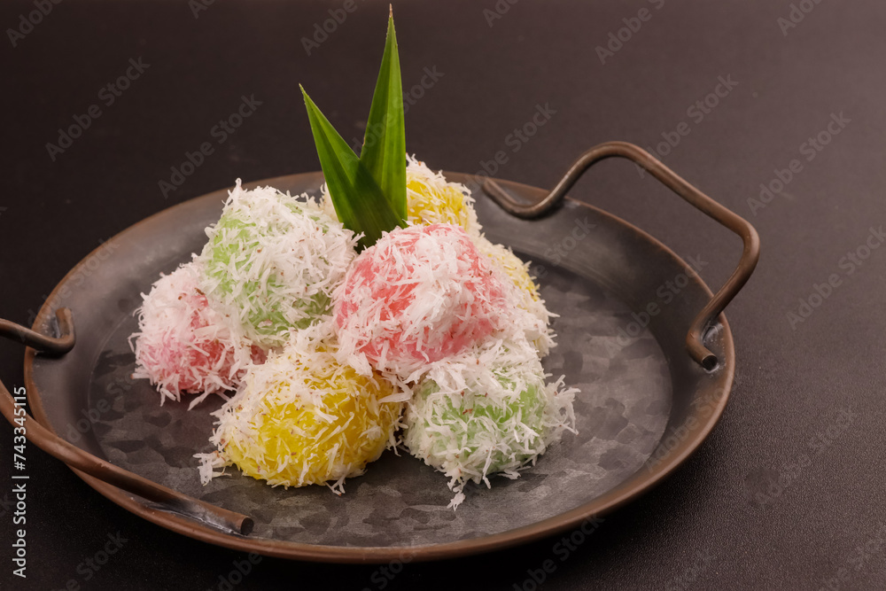 Pichi-Pichi or Pitsi-Pitsi is a Filipino Dessert made from Steamed ...