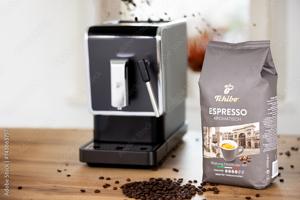 German Tchibo whole grain 1 kg pack in aromatic espresso flavor in a ...