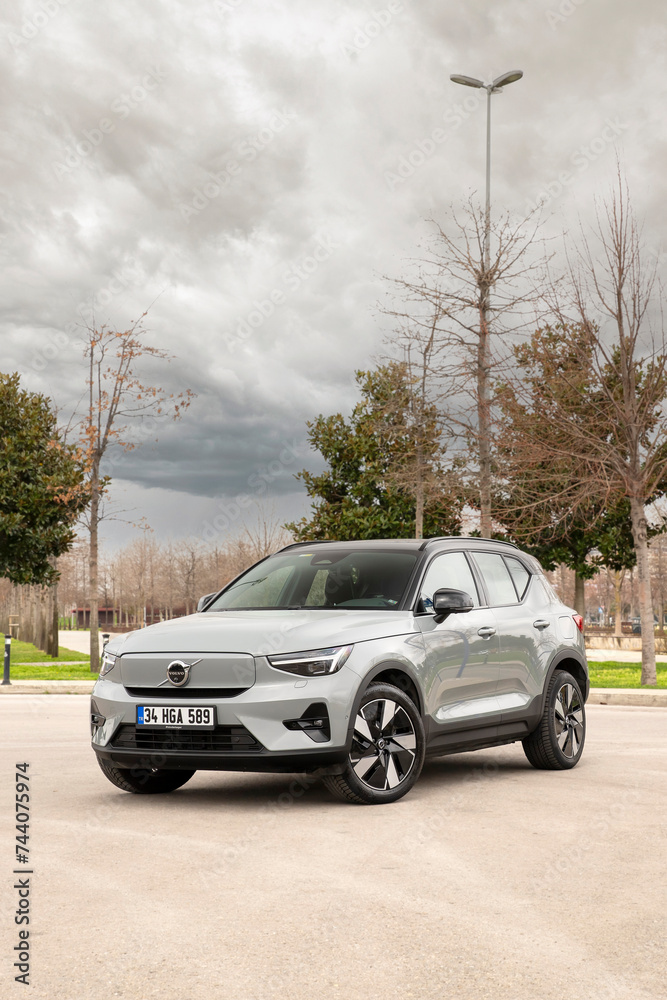 Volvo XC40 Recharge P8 Single Motor is a pure electric SUV model ...