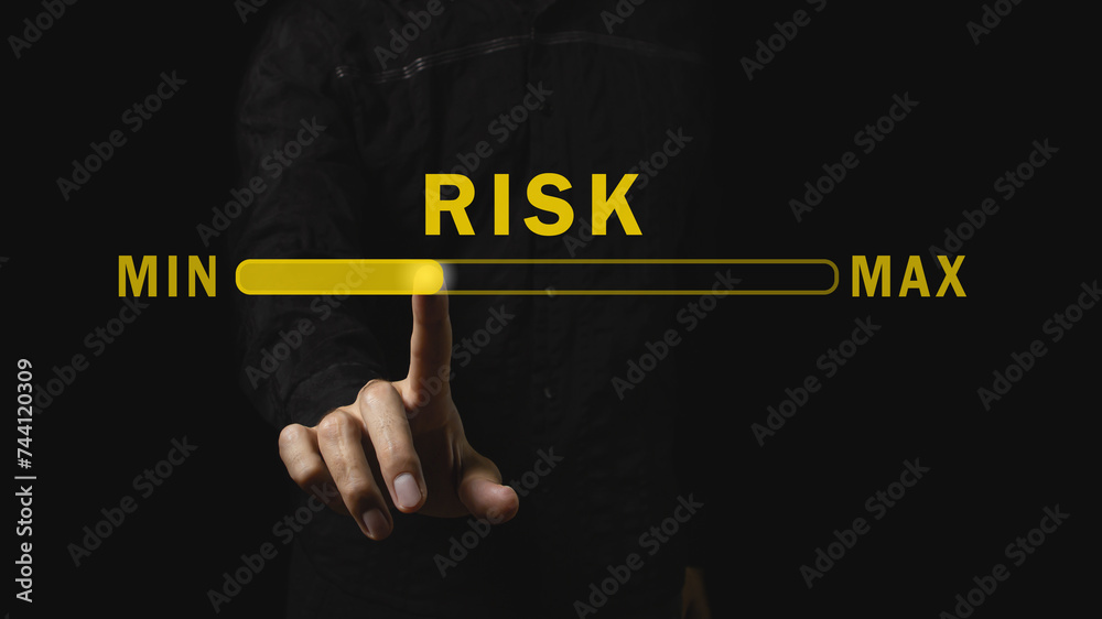 Risk analysis for decision making. Measuring level bar virtual, Risky ...