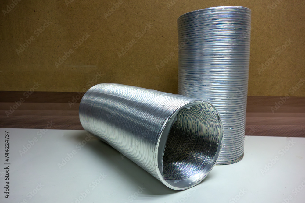 The duct is flexible aluminum corrugated.A pipe for extracting air from ...