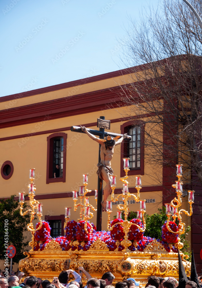 paso de misterio del cristo de San Bernardo de en la semana santa de ...