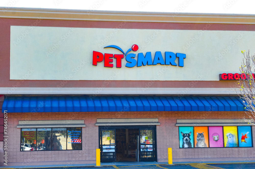 Ocala, Florida 2-26-2024 Petsmart pet smart is a retail specialty chain ...