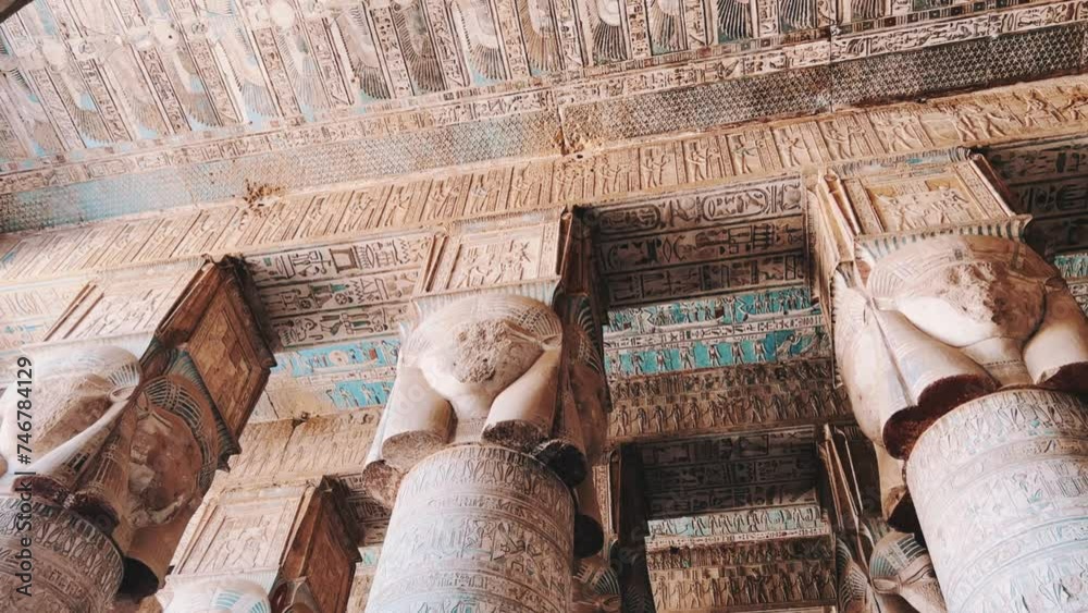 Stockvideo The ruins of the Egyptian temple complex Dendera. Museum in ...