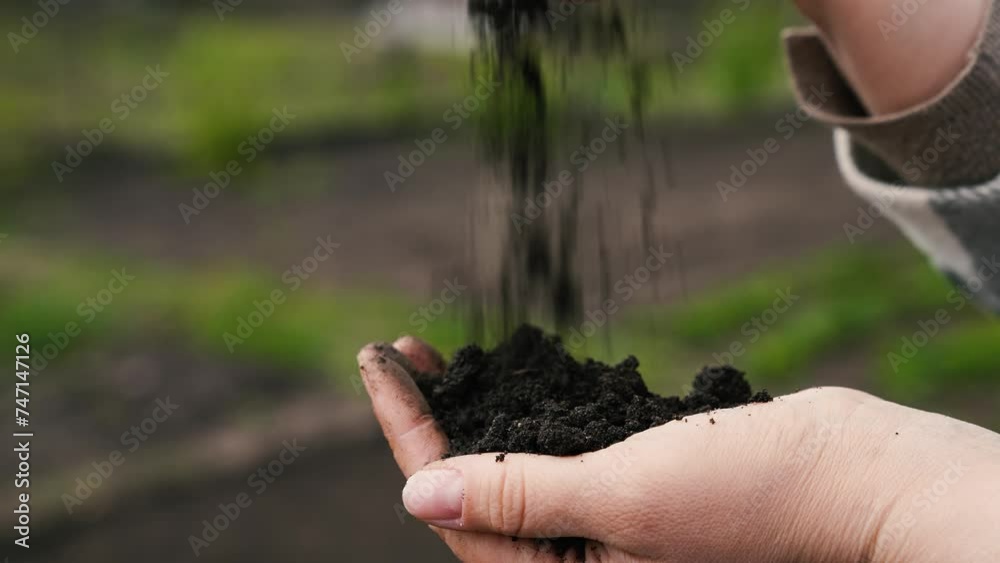 Vidéo Stock agriculture, farmer hand holding land, soil, man hands ...