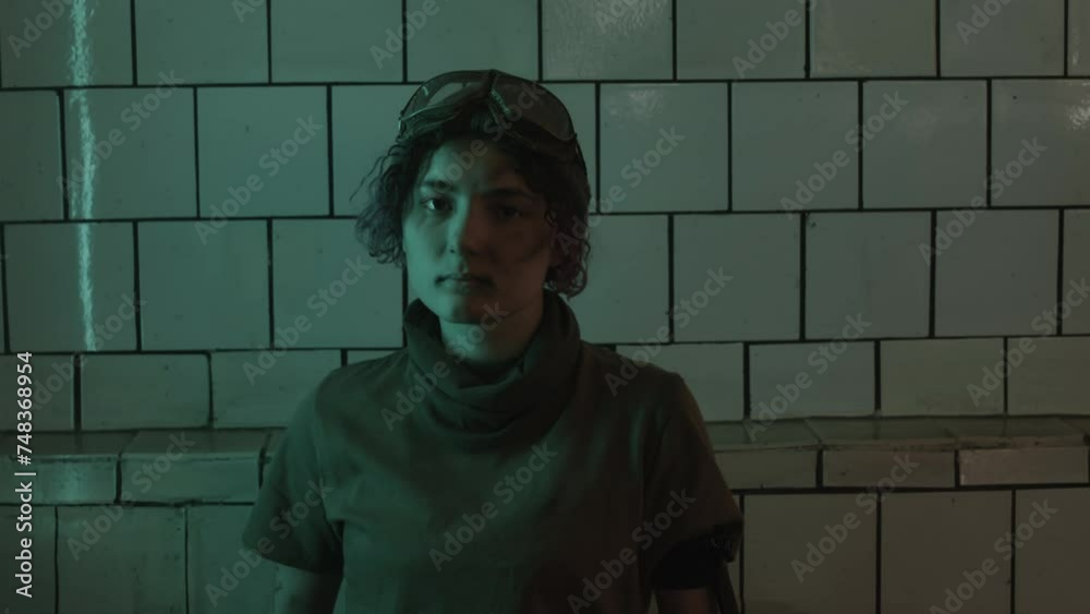 Vidéo Stock Portrait of survived girl with dirt on face wearing ...