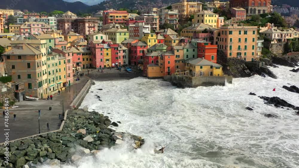 Mare d'inverno, Forte mareggiata sulla costa di Boccadasse a Genova ...