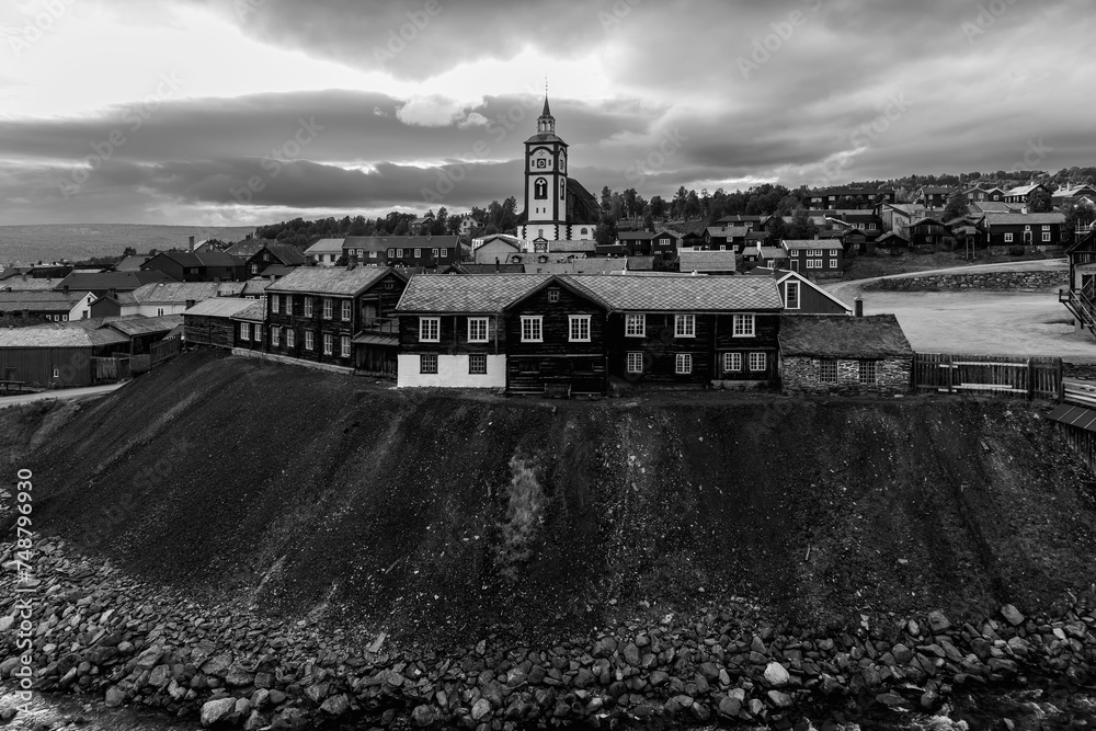 The classic beauty of Roros is immortalized in black and white ...