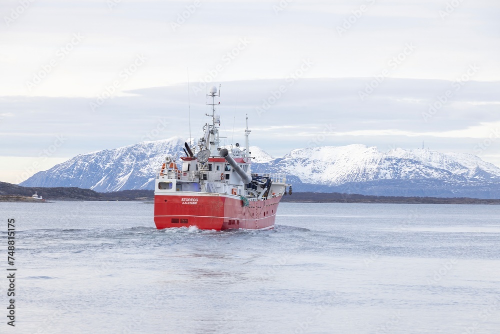 STOREGG is a Fishing Vessel and is sailing under the flag of Norway ...