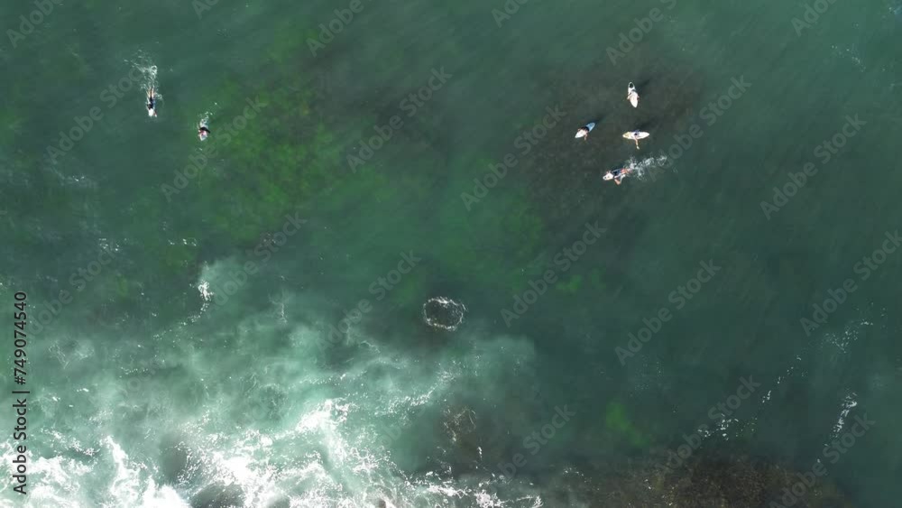 Stunning ocean view of the waves, and surfers in Dee Why rock pool in ...