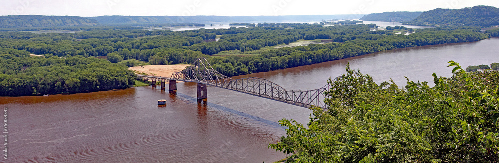 The Black Hawk Bridge spans the Mississippi River, joining Lansing IA ...