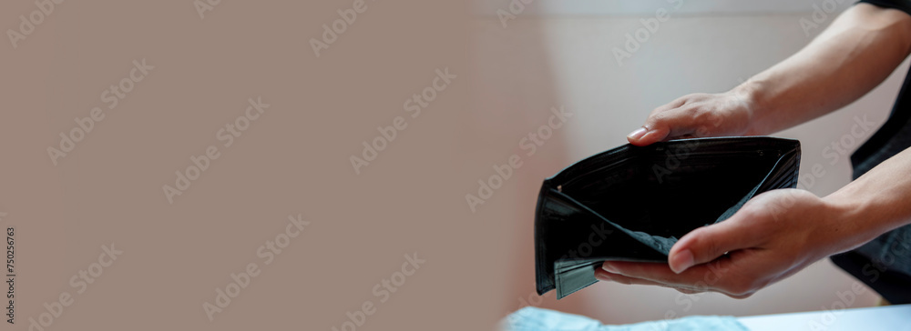 Banner Hand holding money dollar banknote e wallet payment. Banner ...