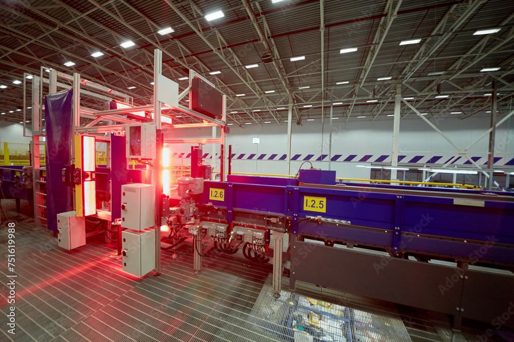 Automated equipment for reading parcels on the conveyor in post ...