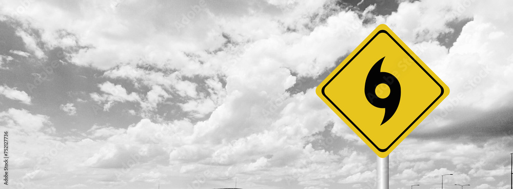 dark clouds, tornadoes, tornadoes, lightning, thunder, signs in the sky ...