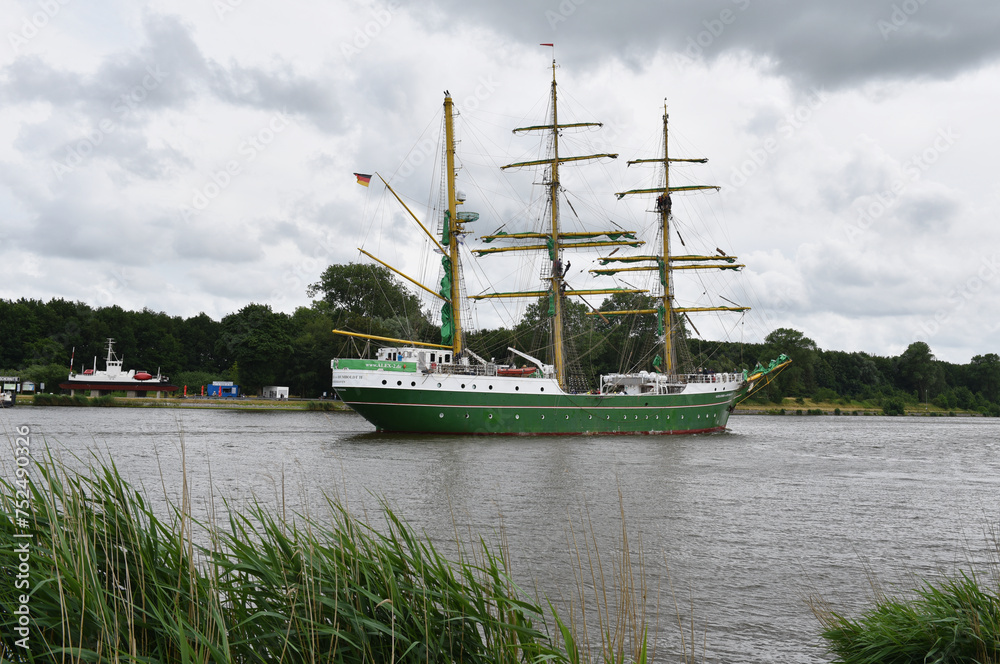 Segelschiff Alexander von Humboldt II fährt im Nord-Ostsee-Kanal Stock Photo | Adobe Stock