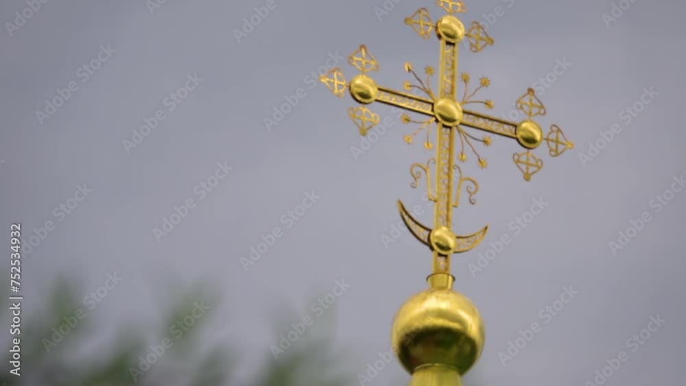 Focus transition: cross on Cathedral of Assumption of Blessed Virgin ...