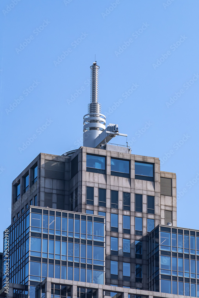 Foto de High-rise Business Building along the Amstel river at ...