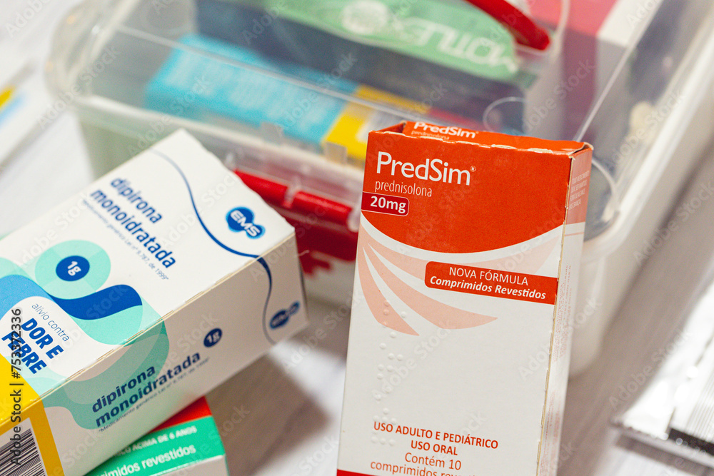 Medicamento Predsim. Remédio, Prednisolona, Anti-inflamatório. Brasil ...