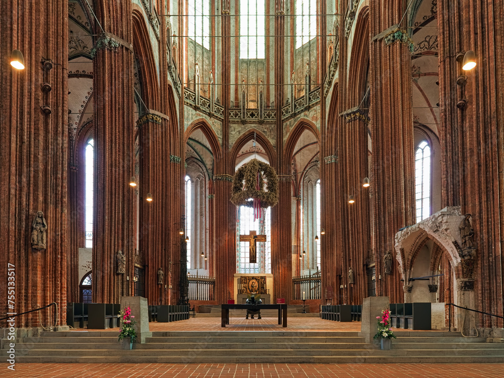 Lubeck, Germany. Choir with man altar and apse with high altar of St ...