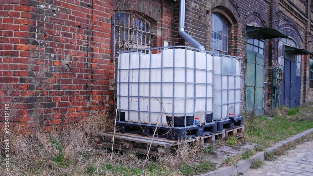 Plastic Water Tank for Harvesting Rainwater from Building Chute Gutter ...