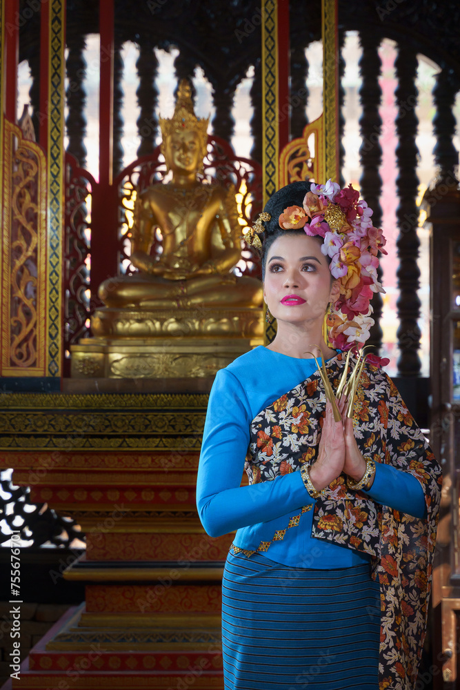 Pretty Asian women wearing ancient native Northern Thai dress costumes ...