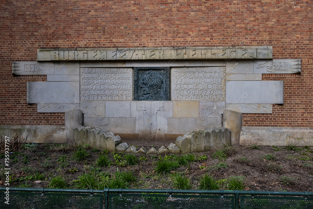 The monument for Mayor Tellegen (designed by Pieter Lodewijk Kramer ...