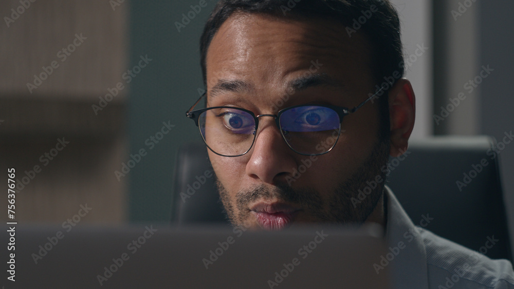 Indian shocked stressed amazed bad wonder businessman shock Arabian man ...