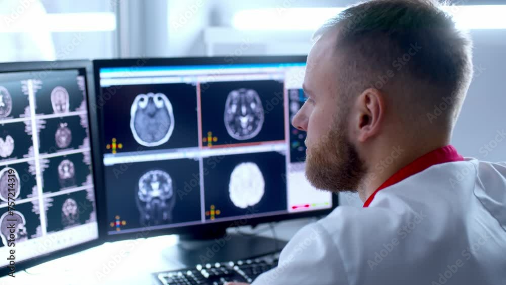 Medical hospital: neurologist use computer, analyze patient's MRI ...