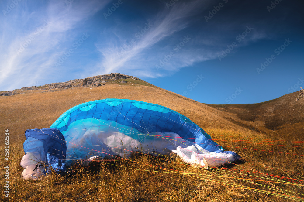 Control lines. Brakes. Paragliding system lines. Soft link. Paragliding ...