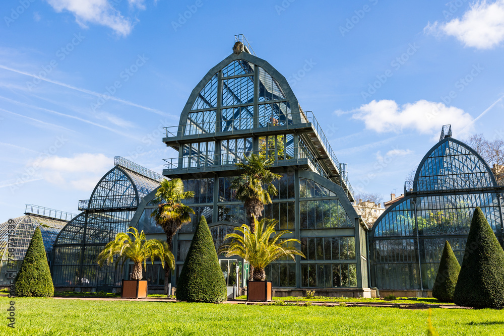 Grandes serres du jardin botanique de Lyon, à l’intérieur du Parc de la ...