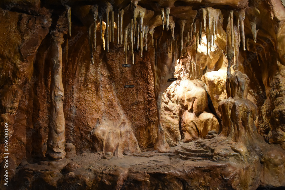 Foto de Jaskinia Raj w Chęcinach jedną z najpiękniejszych jaskiń i ...