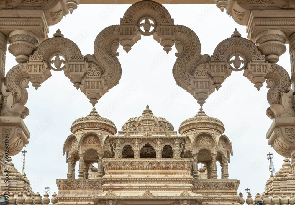 Entrance archway of The Shree Sanatan Hindu Mandir Hindu Temple (The ...