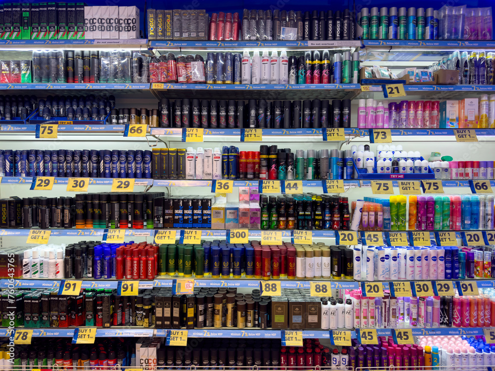 Mumbai - Mar 17: Indian Supermarket, department store, product shelves ...