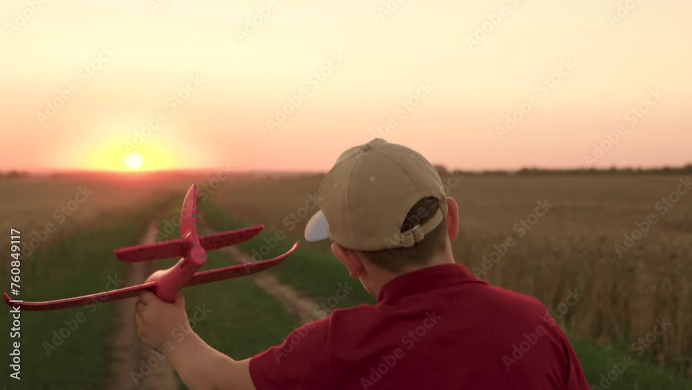 Vidéo Stock hands boy child kid airplane background setting sun. Child ... Vidéo Stock hands boy child kid airplane background setting sun. Child ...
