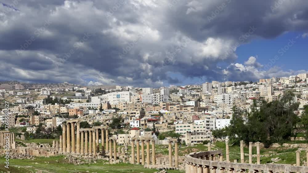 Roman ruins (against the background of a beautiful sky with clouds, 4K ...